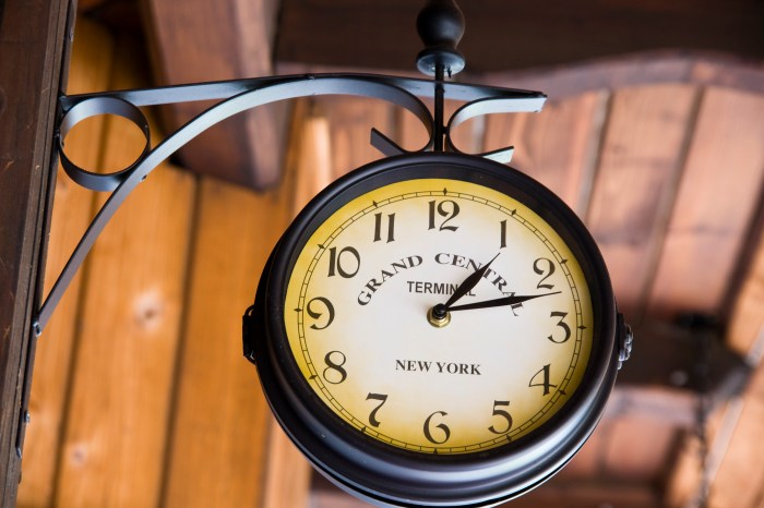Lesson 17: Telling the Time | Cambly Content